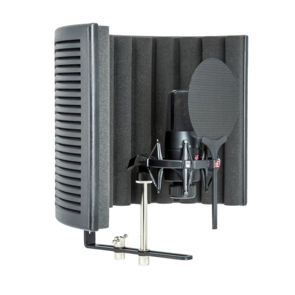 音響特性が優れていない空間(寝室やクローゼット等)で録音を行う際、リフレクションフィルターを使用すれば、不要な反響や色付けを軽減し、信号をクリーンに保つことに役立ちます。X1S Studio Bundle には前述の Vocal Pack ...