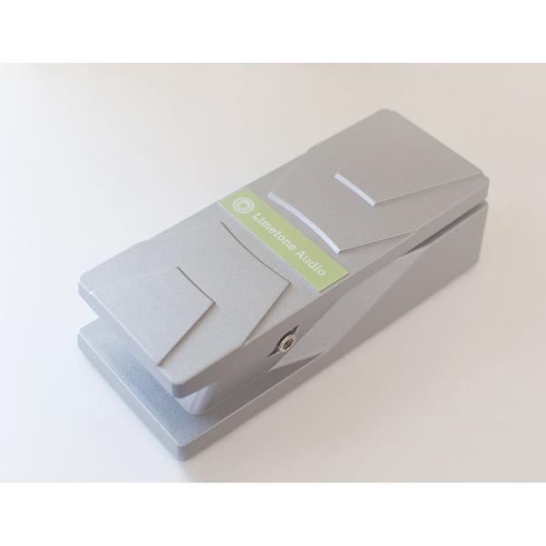 中の配線、回路を全て取り外し、ポイントtoポイント、ハンドワイアリングで再配線。配線材とハンダの組み合わせを何十通りもテストし、最も音質的に優れ、どのような楽器／音楽のジャンルにも適応する組み合わせを採用した音質重視のボリュームペダルです。...