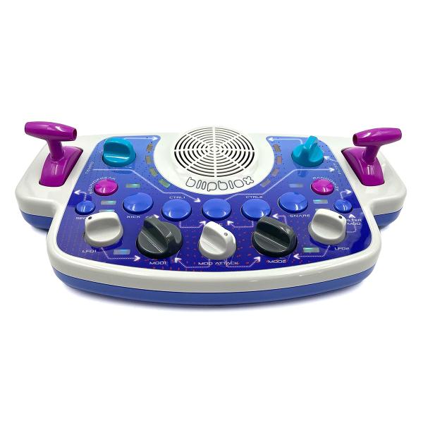 Blipblox SK2はBlipbloxシリーズのミドルクラス・モデルです。可愛らしいサウンドの白いBlipblox、本格的なサウンドの黒いBlipblox After Dark、そして白と青のツートンカラーのBlipblox SK2は本...