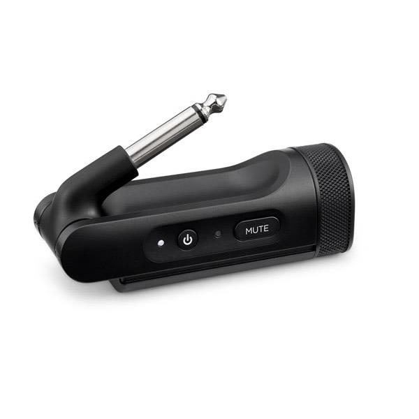 S1 Pro+本体に収納することができ、レシーバーとのペアリングや充電が行える。トランスミッターは1回の充電で最大5時間使用可能。