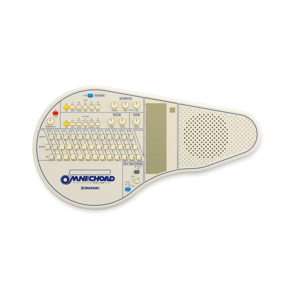 オムニコードは、オートハープをフィーチャーした1981年発売のスズキオリジナル電子楽器です。誰でもどこでも楽しめる新しい楽器として特に欧米で人気を博しました。シリーズとしては、1996年発売のOM-300を最後に販売を終了しましたが、その後...