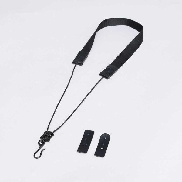 クラリネットはストラップなしでも演奏可能ですが、右手の親指に負担がかかり、その結果、指にタコができてしまう演奏者も少なくありません。ストラップを装着することで、演奏時の負担を軽減することができます。また、ストラップリングやフックリングが装備...