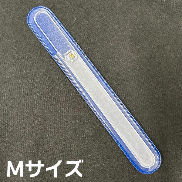 普通のガラスの約４倍の硬さの強化耐熱ガラスで加工されるブラジェク・ガラス爪やすりは 何十年使ってもその機能が衰えることなくきめ細かさを維持することが可能です。 やすり面は特殊な技法で加工されており、表面には１０〜１００ミクロンという極小の半...