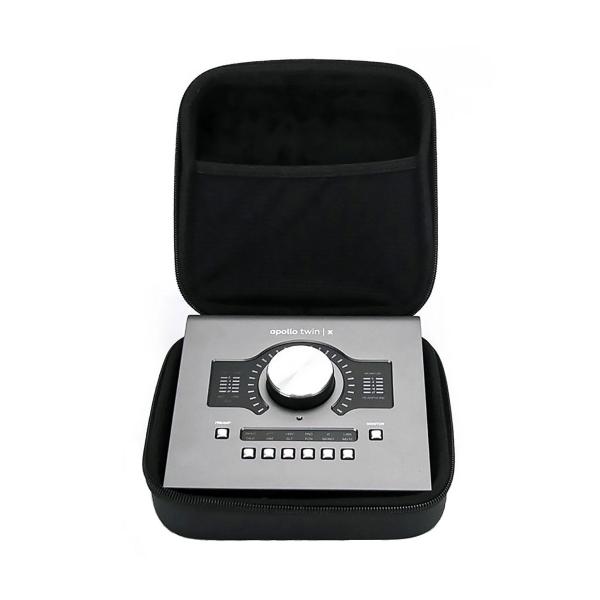 ※ケースのみの販売となります。画像に記載されている楽器本体、ケーブルなどは付属いたしません。Universal Audio Apollo Twinにぴったりフィットする、超軽量GLIDEシリーズのセミハードケース。持ち運びの多いクリエイター...