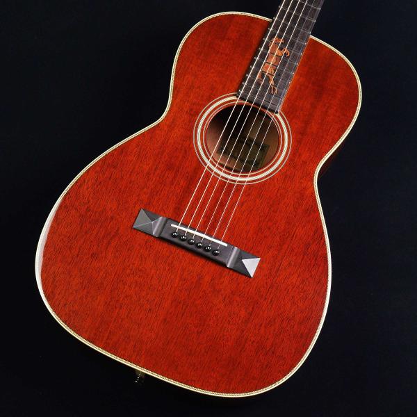 2007年の30周年記念限定として登場したオール・マホガニー仕様ナット幅44.5mmとソフトVネックの12フレットジョイント