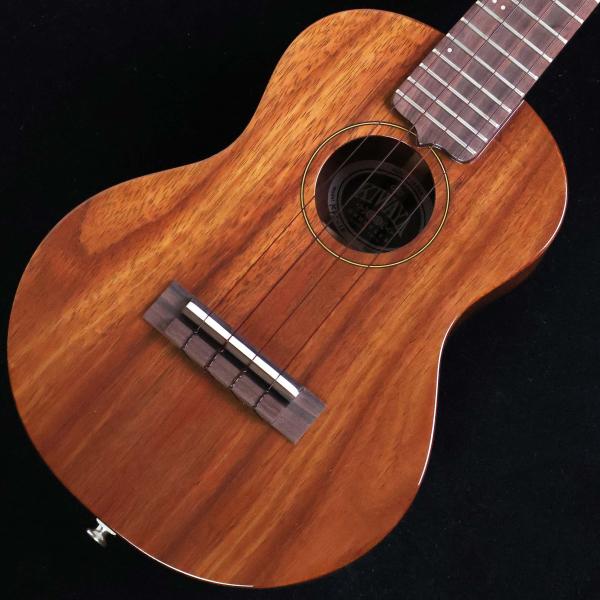 1919年創業の老舗キワヤ商会が2004年から海外に向けて「KIWAYA」のブランドで日本製ウクレレの出荷を始めました。以来、Made in Japanのクオリティは世界的にも高く評価され今日でも多くのプレイヤーに絶大なる支持を得ています。...