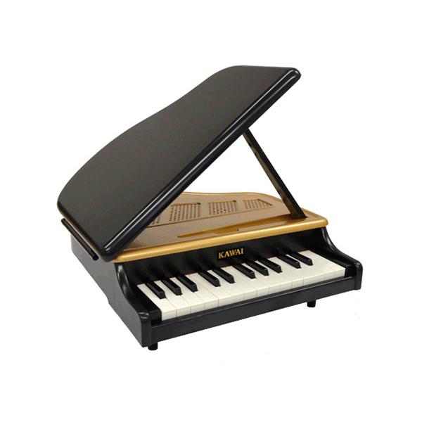 ポリスチレン樹脂製の本体で25鍵のピアノのおもちゃです。ほとんど音程に狂いが生じない美しい音色はそのままにより弾きやすくなりました。小さいながらも本物のピアノのように屋根が開きます。・定評のある正確な音程はじめだからこそ正確な音程を体で覚え...