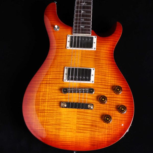 SE McCarty 594はヴィンテージギターのサウンドにインスパイアされ、誕生したモデルです。2ヴォリューム＆2プッシュ/プル・トーン・コントロール搭載により、ハムバッキングサウンドとシングルコイルサウンドをスムーズに切り替えることが出...