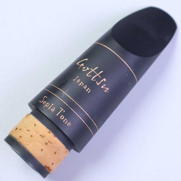 素材からGottsuで手作業で作られたマウスピースです本体にすり傷・変色がございますが演奏使用において問題はございません。【ol_mp】