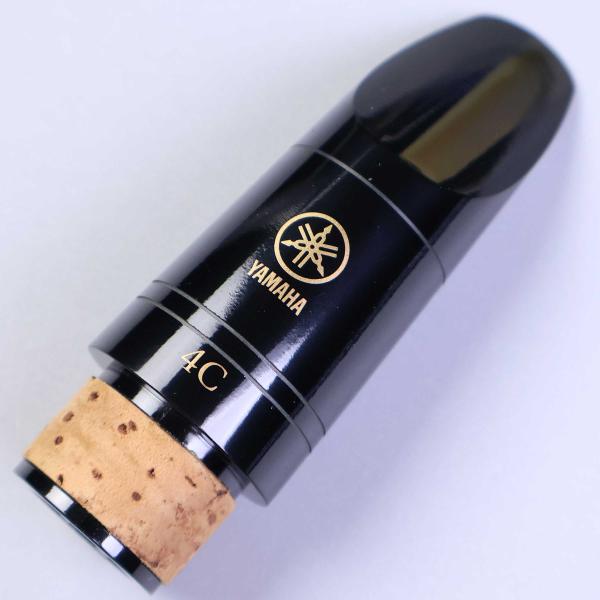 フェノール樹脂を使用しスムーズな息の流れと軽快なレスポンスが特長のエスクラ用マウスピース。マウスピース本体に擦り傷・汚れがございますが演奏使用において問題はございません。【ol_mp】