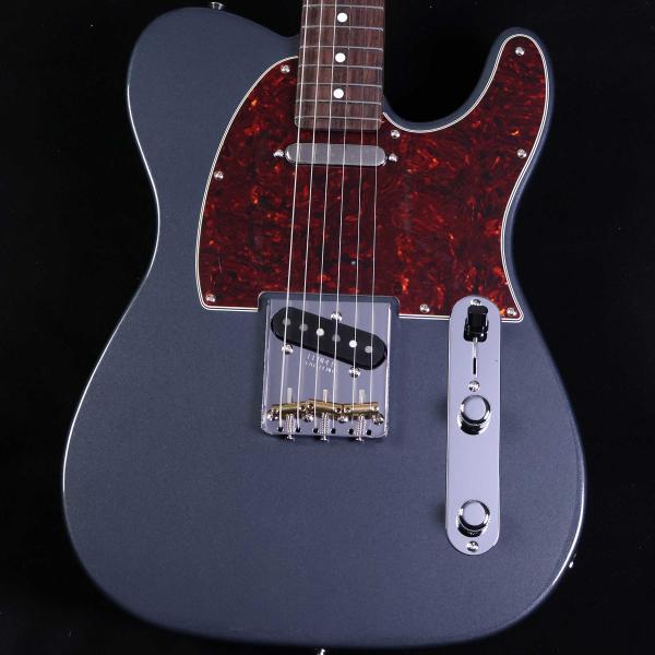 Hybrid II Telecasterは、定評あるアルダーボディに新設計のHybrid II Custom Voiced Single Coilピックアップを装備し、ヴィンテージスタイルのスランテッドブラスサドル仕様のブリッジを搭載。ヴィ...