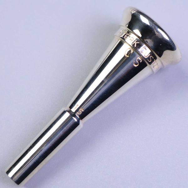 ストークカスタムマウスピース社は、金管マウスピースのみを開発、製造しています。マウスピースのメーカーとして世界中から評価されています。本体に軽度の擦り傷・変色、外箱にダメージがございますが通常使用において問題はございません【ol_mp】