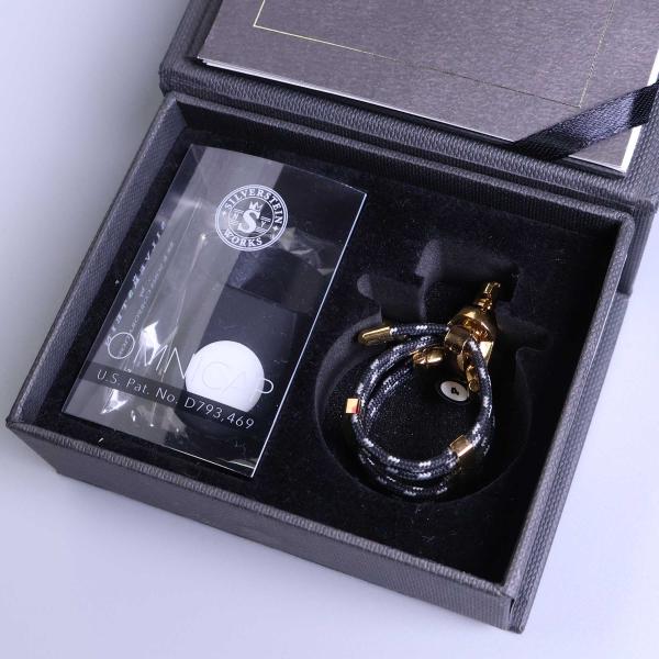 コード（紐）には、NASAの火星探索機「スカイクレーン」で使われるコードと同じテクノロジーを用いて作られたオリジナルドットコードを使用しています。2本のファイン・チューナー・バーとサウンド調節ネジにより、微細なコントロールを可能にした“リガ...