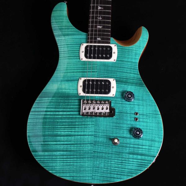 PRSの原点であるCustom 24。このモデルでは、オリジナルのスペックを踏襲しつつ、Paul's Guitarでの音楽的な機能改良を加え、新鮮で多才なモデルに仕上げました。TCI ”S” トレブル/ベース・ピックアップに2つのミニトグル...