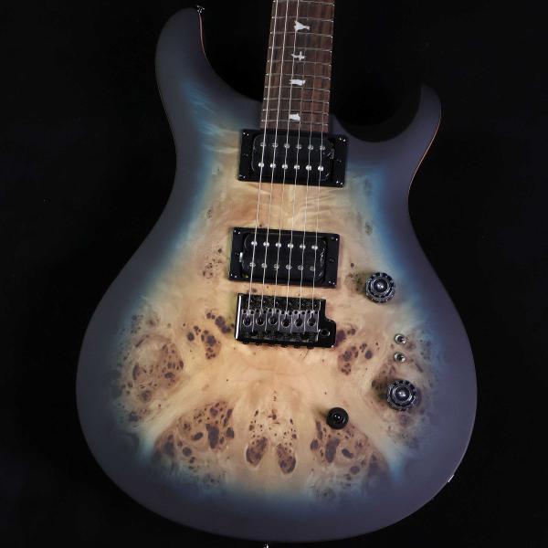 SE Custom 24-08はPRSのフラッグシップ・モデルであるCustom 24の核となる仕様を継承し、直感的な操作性と、あらゆるジャンルに対応できる8つの多彩なサウンドを兼ね備えたモデルです。そして本モデルは、マホガニー・ボディ、メ...