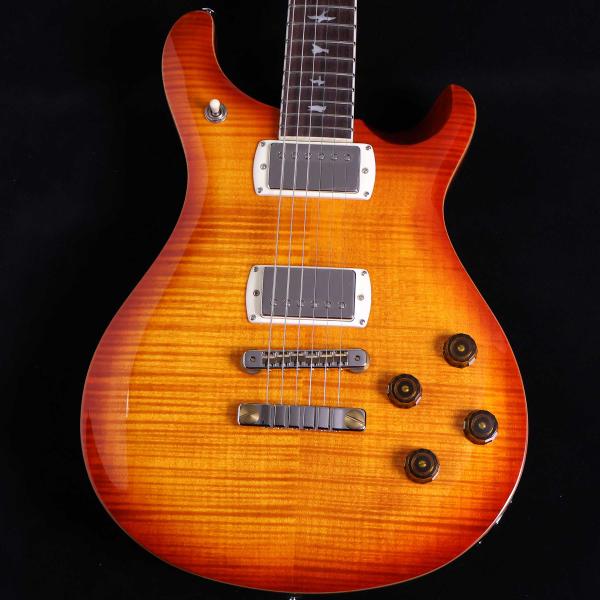 SE McCarty 594はヴィンテージギターのサウンドにインスパイアされ、誕生したモデルです。2ヴォリューム＆2プッシュ/プル・トーン・コントロール搭載により、ハムバッキングサウンドとシングルコイルサウンドをスムーズに切り替えることが出...