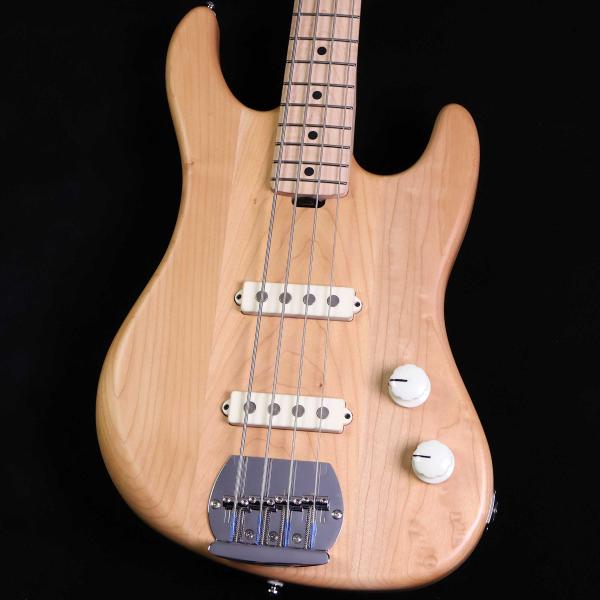 このモデルはSterling by MUSICMANとアーティスト・サイドの契約により通常取り扱いがない商品ですがFactory Second品として少量のみ日本市場に入荷したモデルになります。Factory Second品の為、材に節、色...