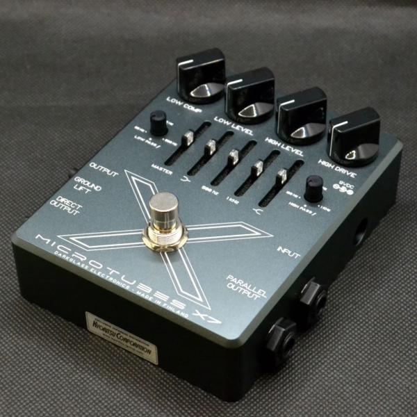 ベースディストーションを開発する上で、音圧を維持しつつパンチのあるアグレッシブなサウンドを得ることは矛盾と戦うようなものでした。タイトさを求めるのであれば低域がサチュレーションしないように低音を抑える必要が有り、多くの場合軽い音色になりがち...