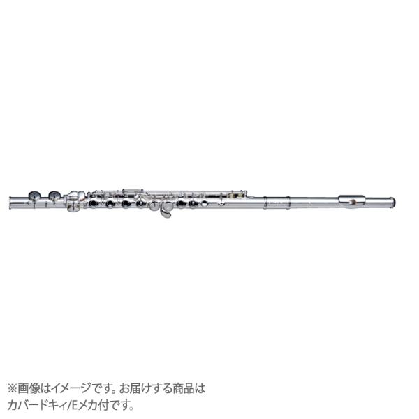 62 年の歴史を持つ老舗ブランド”イワオフルート”が”アザレアフルート”として生まれ変わりました。イワオフルート伝統の製法と技術、華やかな音色が受け継がれています。ラインナップも新しくなり、頭部管銀製の“IF-302A”、管体銀製の “IF...