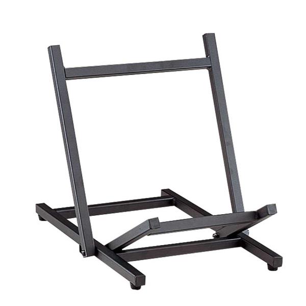 アンプに傾斜をつけることでモニタリングしやすくなるアンプベンチです。通常のアンプセッティングよりもより音が聞き取りやすくなります。材質：鉄 /黒色塗装傾斜角：(固定)30度重さ：1.7Kg耐荷重：25Kg収納時のサイズ：635×308×27...