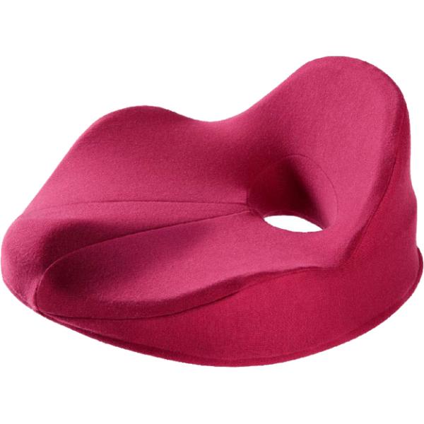 ●サイズ／直径39×厚さ17cm●重さ／610g●材質／本体：ポリウレタン樹脂、カバー：ポリエステル100％●生産国／中国●ケース入数（ケース購入時）/8・仙骨を立てることで骨盤が安定し、自然なS字カーブに。・仙骨を律して猫背矯正をサポート...