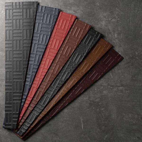 サイズ：W85（上部）・W30（下部）×H314mm×T1mm重　量：17gカラー：【シボ加工】墨・藍・茶・赤　　　　【スムーズ加工】鉄黒・栗・赤茶素　材：合成皮革（PU）入　数：1個裏面両面テープ付き