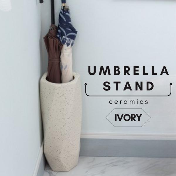 【サイズ】幅16×奥行16×高さ40cm【重量】約2.5kg【材質】陶器【組立】完成品【原産国】ベトナム玄関に上品なアクセントを添える、スリムな陶器製の傘立て。シンプルでありながら、やさしい曲線と色合いが空間に調和します。コンパクトサイズな...