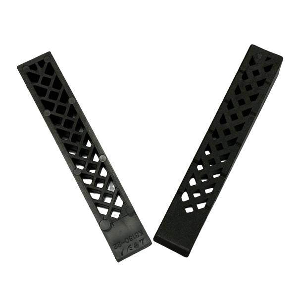 ・レベル調整クサビ・レベル調整スペーサー・不陸調整用クサビ・コンクリート二次製品レベル調整用クサビ・施工時のレベル出し、芯出し、メジ決めに。・可変側溝・ブロックなどのレベル出しに。・打ち込んだらスリップしない構造。・湧錆や腐がなく、機能的な...