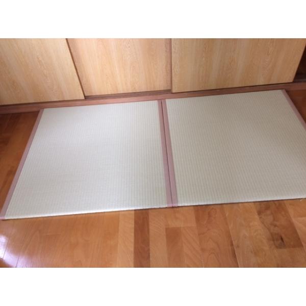 商品名　縁付き半畳サイズ　88ｘ88CM厚さ　　2.5ｃｍ生産国　自社工場材質　　畳：い草畳床材　ダイケンボード　　　　ポリエチレンフォーム洋室に置ける薄い畳です。サイズは　約88ｘ88ｃｍになりますサイズが88ｃｍあるため82ｃｍのものよ...