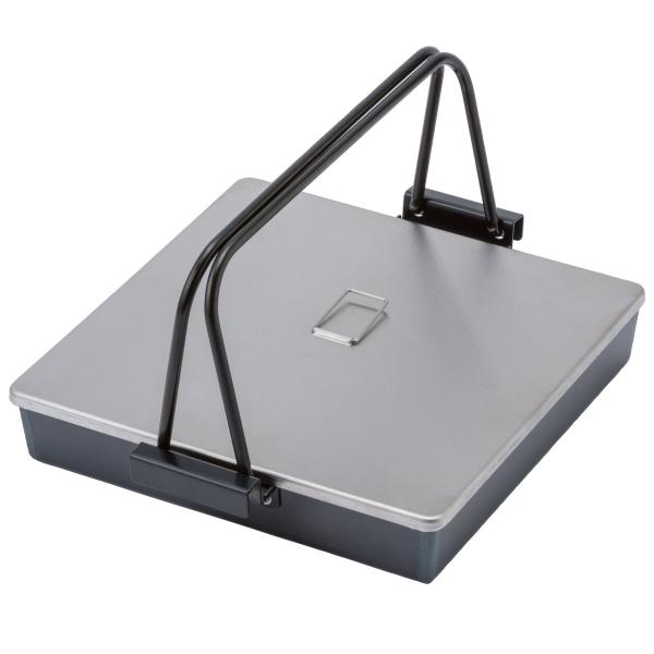 レギュレーター2バーナーGRID用のグリル 食材の芯まで熱が通り、しかも焦げ付きにくい納得の3.2mm厚！ ●外形寸法幅270X奥行258X高さ47mm、厚み3.2mm●重量2.6kg　●材質本体：スチール、フタ：ステンレス