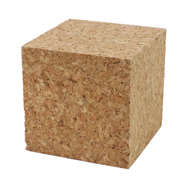 クッション材、工作におすすめなコルクブロックです。【用途】クッション材、工作等に使用するコルク素材。【機能・特徴】用途色々、自然素材を使用した商品です。【仕様】●サイズ(約)：90mm×90mm×90mm。【材質】●コルク。