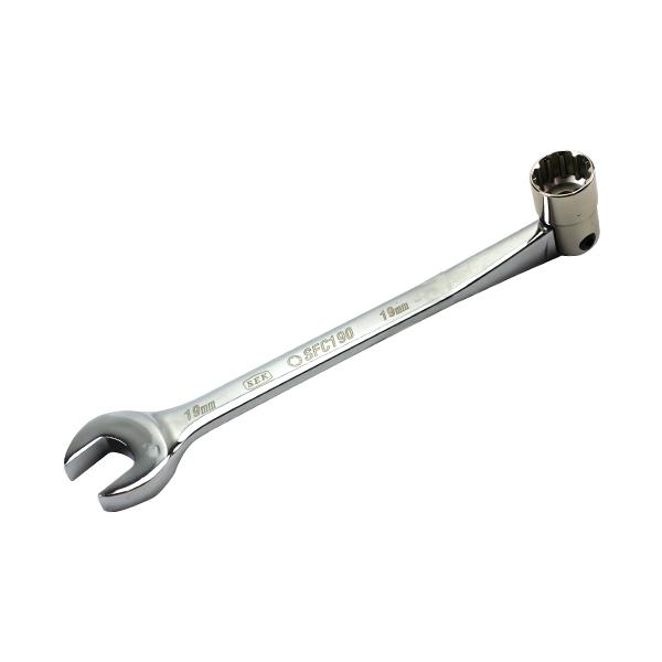 スパナとソケットを一体化させた工具。【用途】自動車、各種機械等の整備。【機能・特徴】ソケット部は１８０度首振り可能で狭い場所でも障害物をさけ作業できます。ソケット部は、スプライン形状で一つのサイズでいろんなネジに対応する事ができます。サイズ...