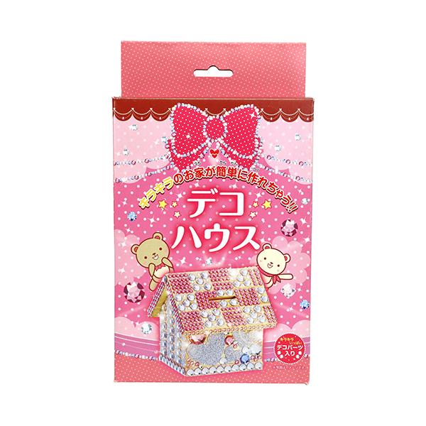 貯金箱を作る工作キットです。【用途】工作キット。【機能・特徴】接着剤でデコパーツを付けて作る貯金箱キットです。【仕様】●サイズ(約)：幅100mm×高さ100mm×奥行100mm・重量約162g。【材質】●天然木。