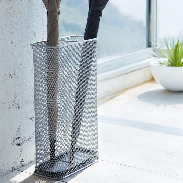 【JANコード】4903208078597【商品仕様】本体・受皿：スチール（粉体塗装）【サイズ】商品サイズ：W25×D12×H42cm商品重量：870g対応サイズ傘収納本数：約8本【メーカ】山崎実業【生産地】中国