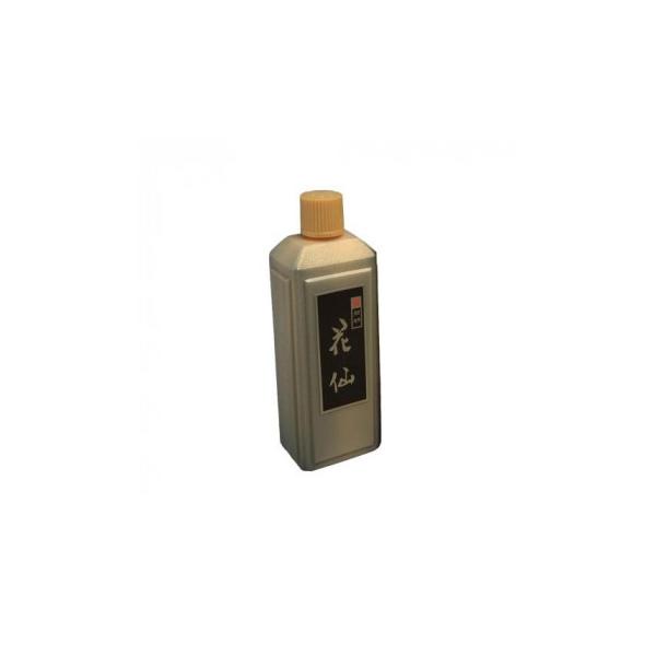花仙 400ml SU2106 にじみが美しく、筆運びもなめらかで、淡墨でのご使用をおすすめします。固型墨と併用すると独特な墨色を表現でき、作品制作用として様々な工夫ができる画期的な液墨です。 生産国:日本 内容量:400ml 古墨調液墨の...