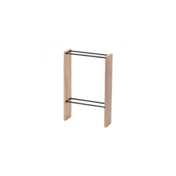 41309 スリッパラック シンプルで使いやすく、便利なアイテムでおすすめです。 生産国:インド 素材・材質:アイアン/マンゴーウッド 商品サイズ:W28×D9×H43cm 仕様:最大スリッパ4足収納可 セット内容:脚裏キズ防止シール付 オ...