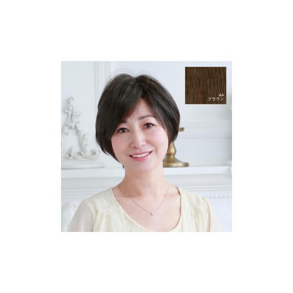 プリシラ 白髪かくしウィッグ 分け目タイプ ブラウン ST-005-4A 分け目全体をかくす分け目タイプ。頭頂部などのカバーに最適な部分かつら。 生産国:中国 素材・材質:【新ファイバー】国内メーカー製耐熱ファイバー100% 仕様:つむじか...