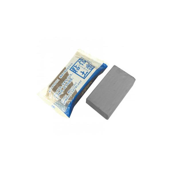 信楽粘土　1kg×5セット 信楽の上質粘土を特に吟味し、焼成時の焼割れを少なくした楽焼・本焼用の高質の粘土です。 生産国:日本 素材・材質:天然原料100%、水 仕様:芯材:不可彩色:楽焼き釉薬・本焼き釉薬など、焼成後なら絵の具・ニスなど耐...