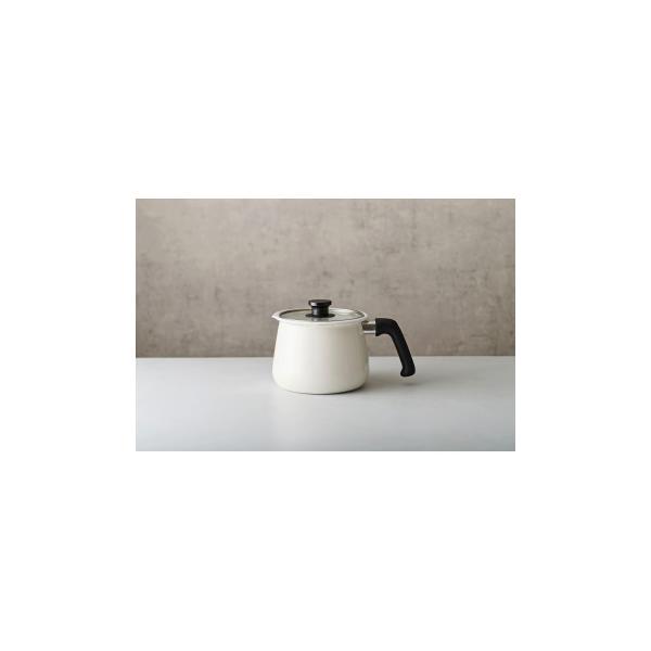 rinto ホーローマルチポット 　アイボリー　MB-2160 これ一台で「煮る」「茹でる」「沸かす」「炊く」「揚げる」「和える」「保存」の7役をこなすまるちなポットです。冷蔵庫で保存するのにちょうどいい高さにしました。 生産国:タイ 素材...