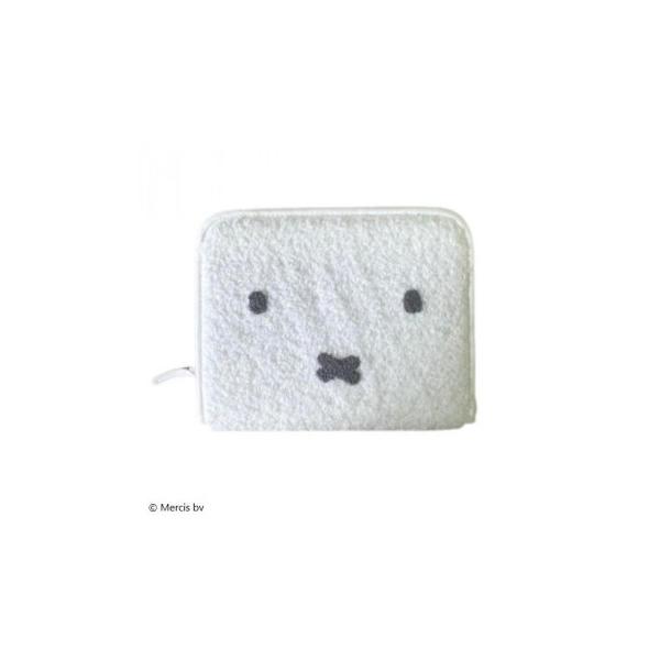 miffy(ミッフィー)　母子手帳ケース　WH　MF-3267 ミッフィーのビッグフェイスがとってもかわいい母子手帳ケース、マルチケースです。表地はシンプルなお顔のボアプードルですが、内側は落ち着いた色合いの総柄. じゃばら式でカードポケッ...