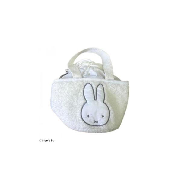miffy(ミッフィー)　巾着マグポーチ　　WH　MF-3268 手ざわりの良いボアプードルの生地にミッフィーが可愛いマグケース。マグはもちろん、おやつや果物なども入れられる小ぶりながら良いサイズ感です。 生産国:中国 素材・材質:表地:ポ...