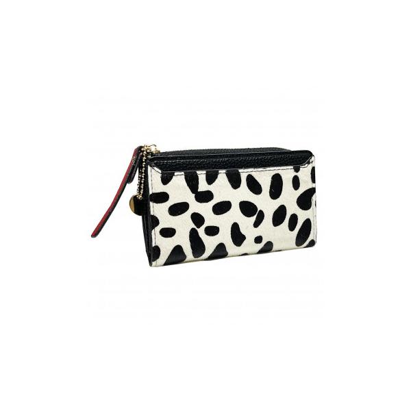 DAICO Pisoraro(ピソラロ) ハラコ 二つ折りフラグメントケース DALMATIAN PR243 キャッシュレス時代に最適なミニウォレット。それがフラグメントケースです。ハラコ柄がおしゃれで大人女子にぴったりなアイテム。ちょっと...