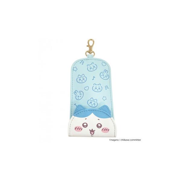 ちいかわ リール付きキーケース ブルー(ハチワレ) CHI5-6 リール付きなのでカバンに付けたまま鍵が取り出せます。 生産国:中国 素材・材質:合成皮革 商品サイズ:W65×H120×D3mm 仕様:(C)nagano / chiikaw...