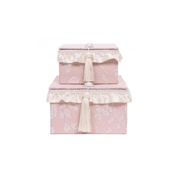 ジェニファーテイラー ヘアルーム BOX2Pセット Heirloom-PK 33236BX 落ち着いたピンクジャガードファブリックは、フェミニンでありながら上質感が漂います。2段ボックスは重ねて置けばエレガントなインテリア。実用的で上品なデ...