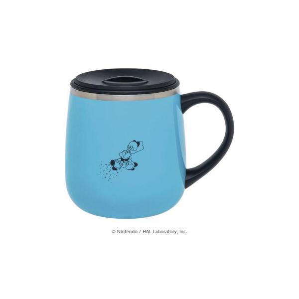 星のカービィ カービィ play with ワドルディ 蓋付きステンレスマグ 01277201 カービィとワドルディが日常に寄り添ってくれる姿をスタンダードなタッチで描いたステンレスマグです。真空二重構造で保温・保冷に優れたステンレス製マグ...