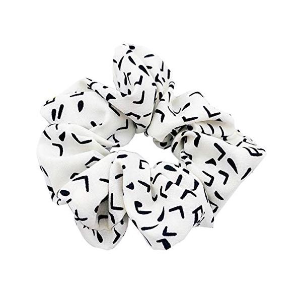 【ご購入後の当店からの連絡はご登録のメールアドレスに通知いたします。必ずご確認ください】ふんわりボリューミーな レディース デザイン シュシュ ヘアゴム 。 女性らしいかわいい 仕上がりになっています。シンプルなデザインで、シーンを問わず幅...