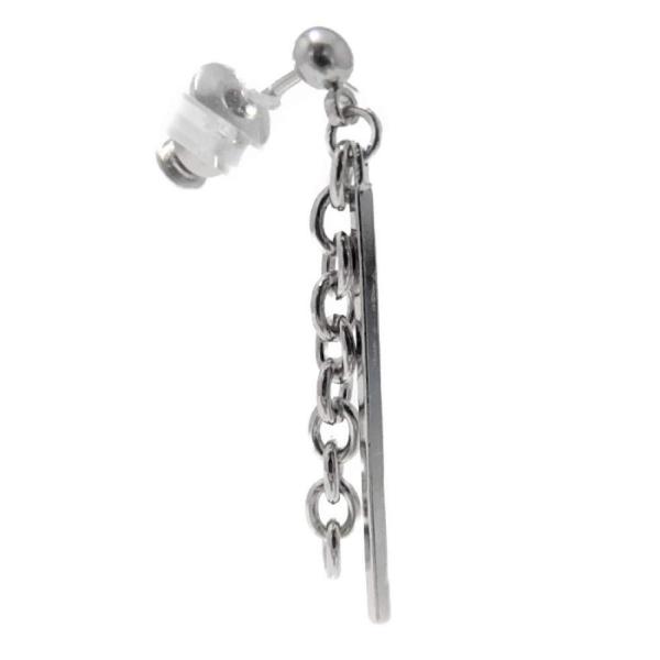 【ご購入後の当店からの連絡はご登録のメールアドレスに通知いたします。必ずご確認ください】【商品概要】【★デザイン★】シンプルなショートバーの裏にチェーンが垂れ下がったデザインのピアスです。ショートバーとチェーンがマッチしてクールさを演出しま...