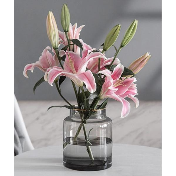 【ご購入後の当店からの連絡はご登録のメールアドレスに通知いたします。必ずご確認ください】【商品概要】サイズ:小高さ：18cm 、大高さ：23cm素材：ガラス 色：グレー安定感が抜群でどんな花にも合うガラス花瓶です。ガラスも綺麗だし 使いやす...