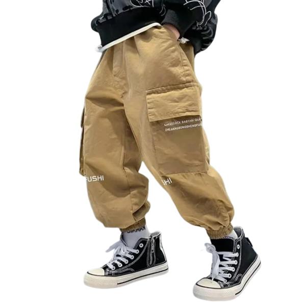 【ご購入後の当店からの連絡はご登録のメールアドレスに通知いたします。必ずご確認ください】【商品概要】★[快適な着心地]柔らかで肌触りがよく、サラサラ着心地も良いカーゴパンツです。軽くで動きやすく、子供たちも満足して頂きます 。★[おしゃれデ...