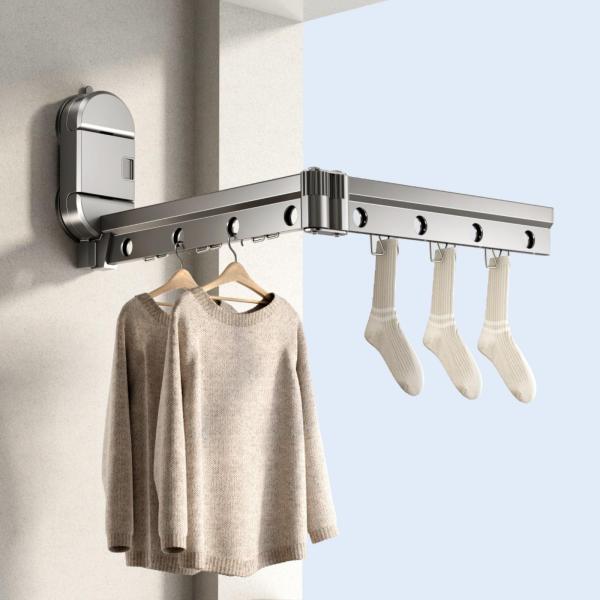 【ご購入後の当店からの連絡はご登録のメールアドレスに通知いたします。必ずご確認ください】【商品概要】【360°折り畳み式】弊社の洗濯物干し 室内は360°折りたたみ式です。使用しない時にも折り畳めるので、スペースを占有しません。【粘着性ある...